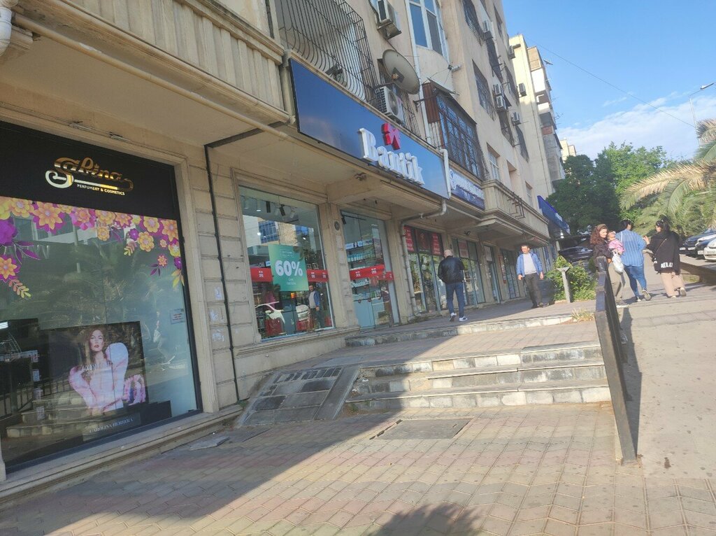 Kozmetik ve parfümeri mağazaları Bantik, Bakü, foto