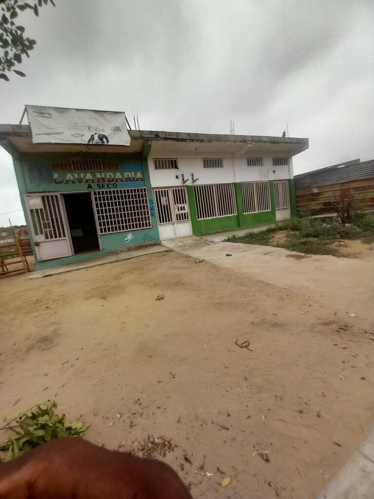 Çamaşırhaneler Mpaka Kiala, Loanda, foto