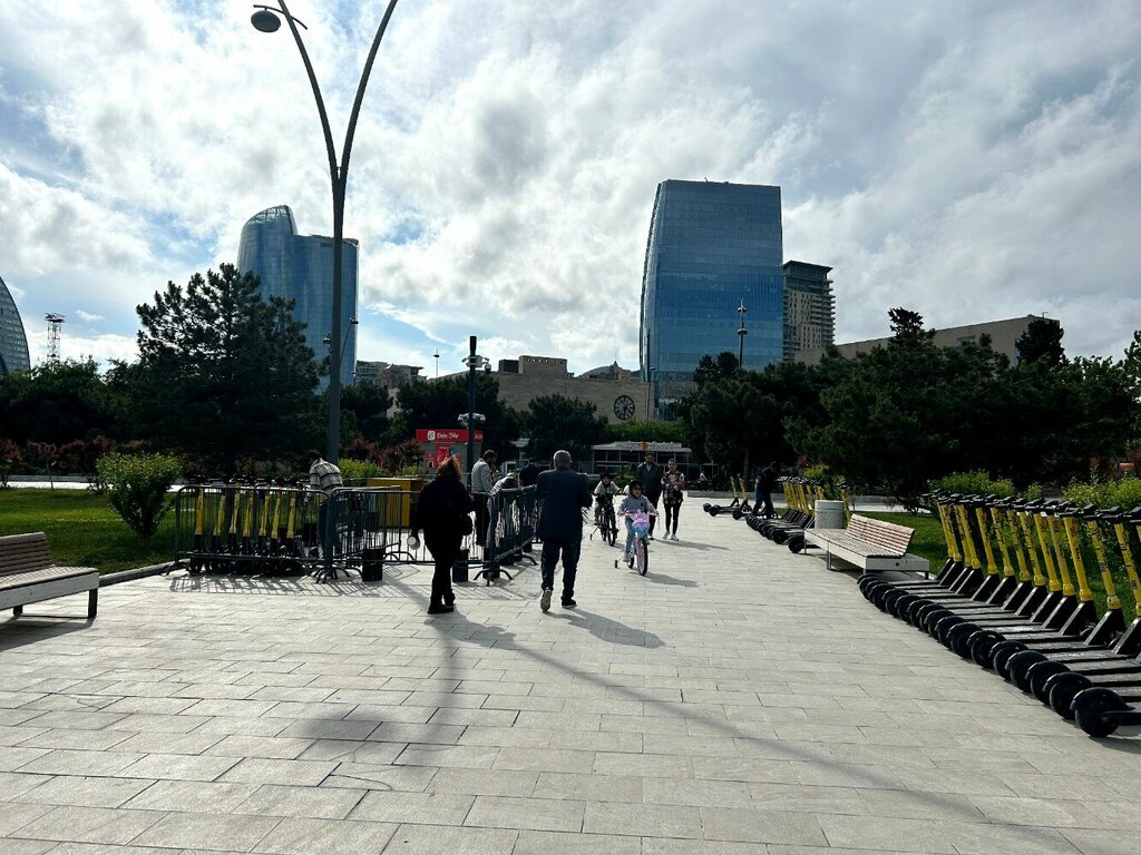 Scooter kiralama Baku Bike, Bakü, foto