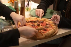 Лис (Lunnaya ulitsa No:30, Saratov), kafe  Saratov'dan