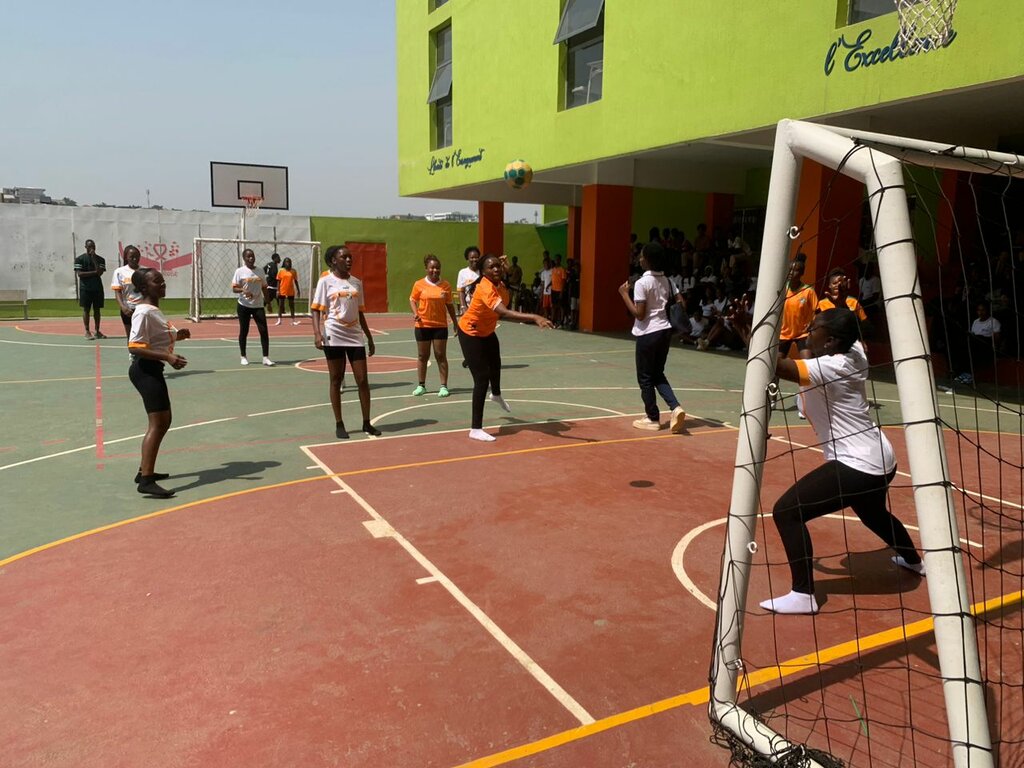 Üniversiteler École Française Groupe Fred Poppee, Abican, foto