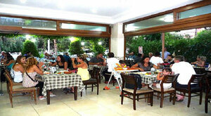 Bülbül Restaurant (Alacamescit Mah., İsmet İnönü Blv., No:92, Kuşadası, Aydın), restoran  Kuşadası'ndan