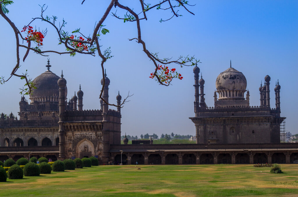 Turistik yerler Ibrahim Rouza, Karnataka, foto