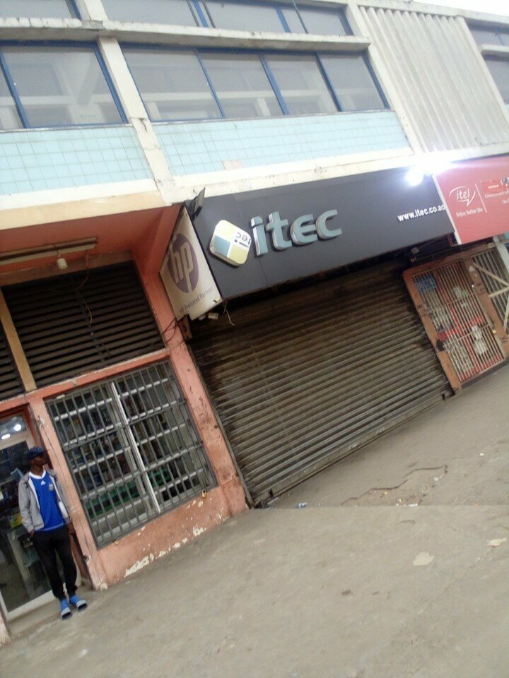 Cep telefonu ve aksesuarları satış mağazaları Itec, Loanda, foto