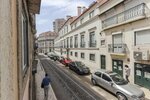 Your Home in Palacio Santa Catarina (Rua do Poço dos Negros No:156), otel  Lizbon'dan