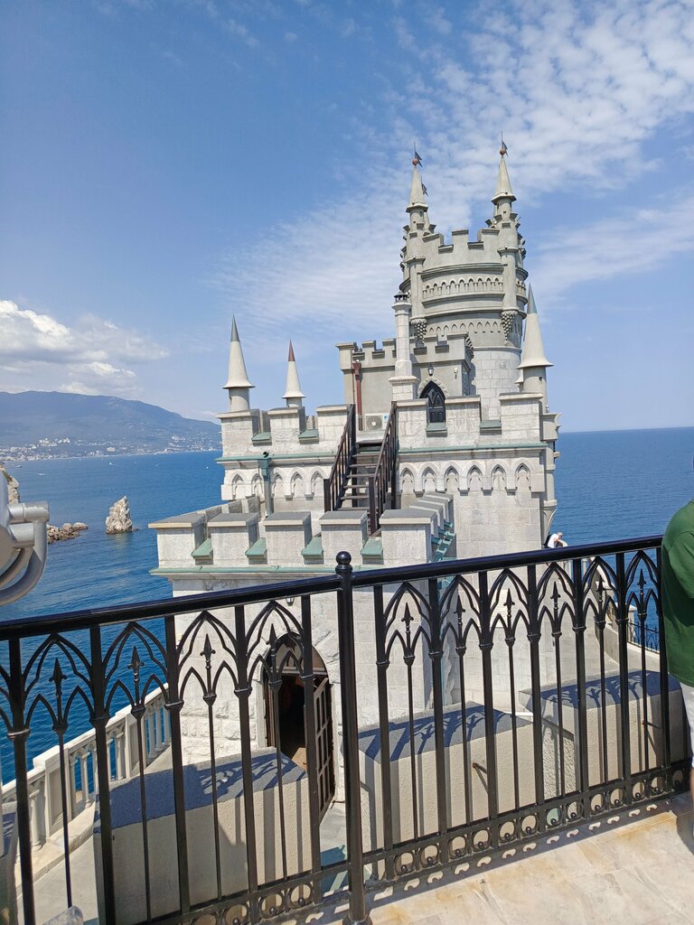 Park, sokak heykeli Ласточкино гнездо, Kırım Cumhuriyeti, foto