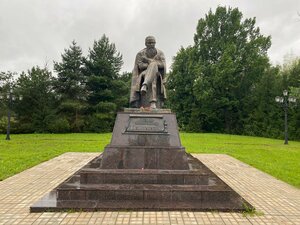Ф.М. Достоевский (Novgorod Region, Staraya Russa, Pisatelskiy skver), anıt, heykel  Staraya Russa'dan