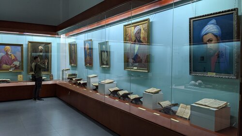 Müzeler ve sanat galerileri Tacikistan Ulusal Müzesi, Duşanbe, foto