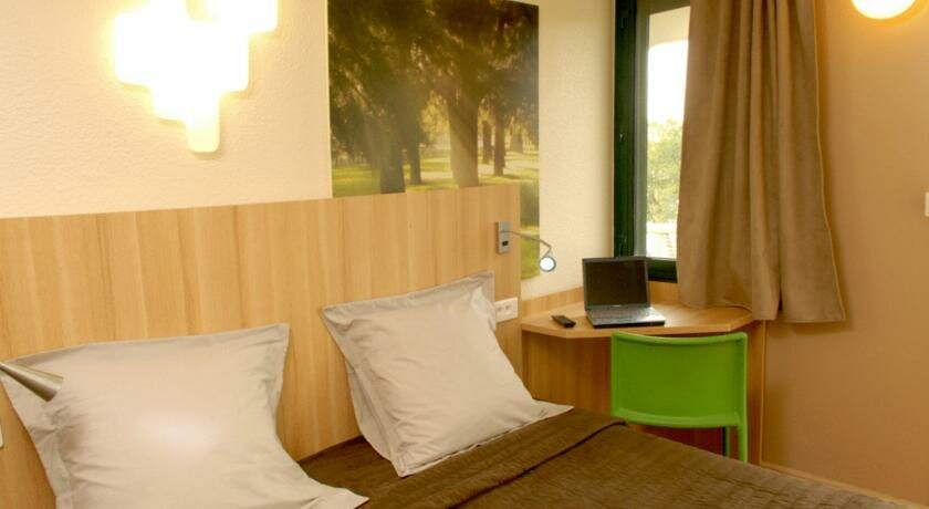 Otel Hôtel balladins Bollène, , foto