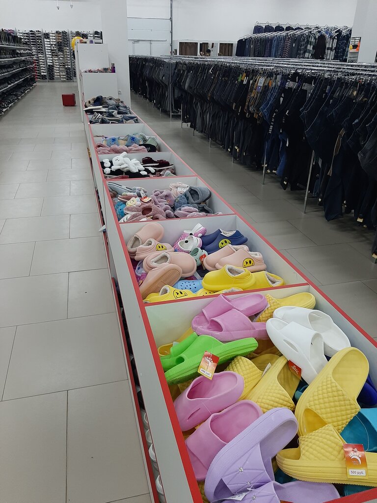 Giyim mağazası Central Odezhda, Çeçen Cumhuriyeti, foto