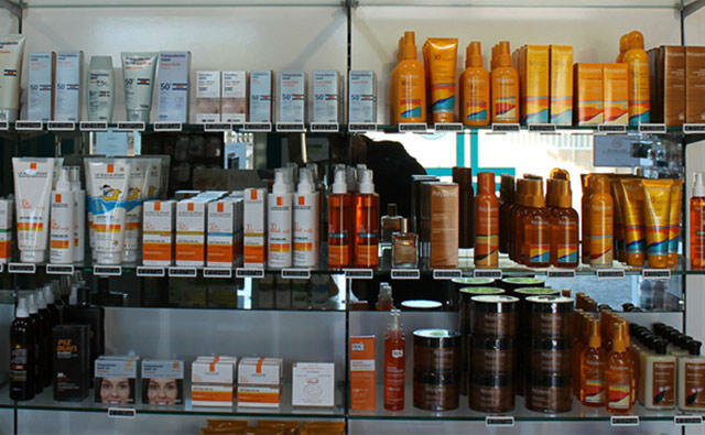 Eczaneler Farmacia La Barrosa, Endülüs, foto