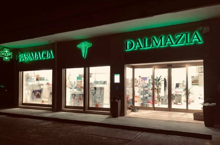 Eczaneler Farmacia Dalmazia, Sardunya, foto