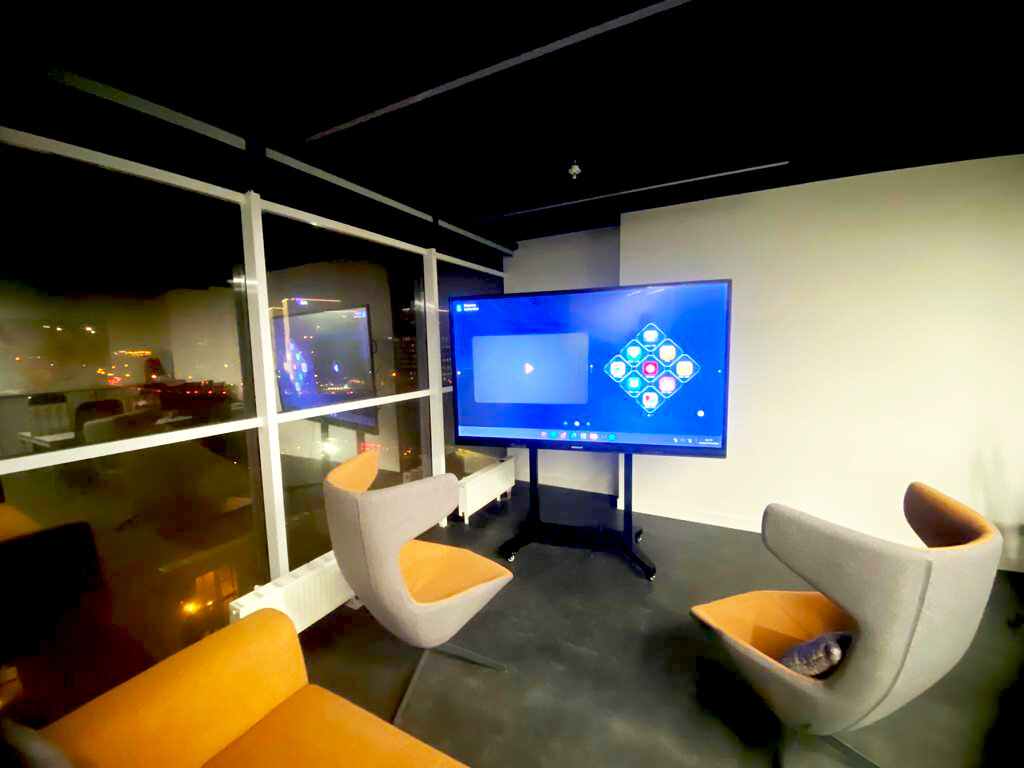 Projektörler Ancomp, Moskova, foto