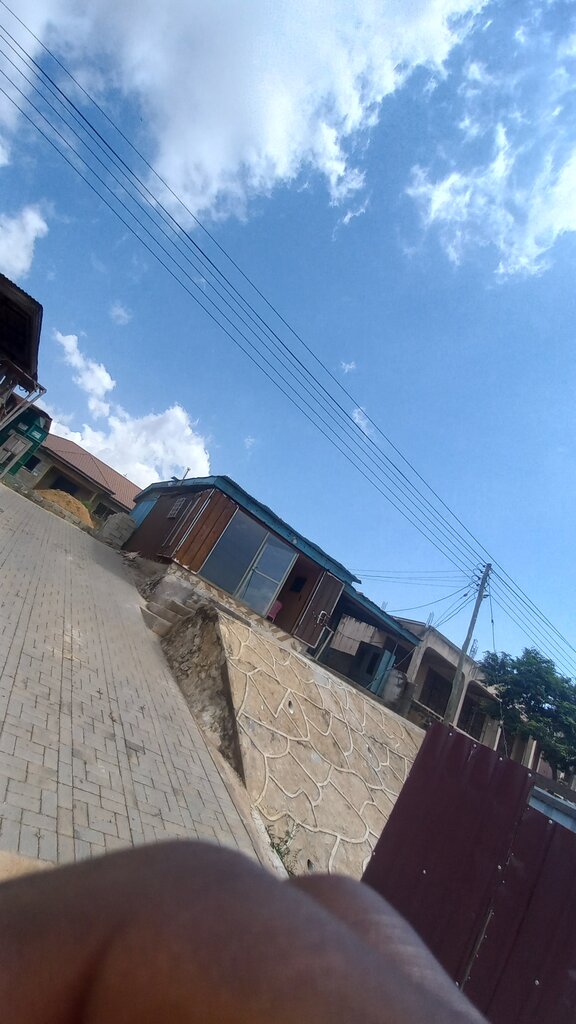 Giyim mağazası Gods Favour Fashion, Dünya, foto