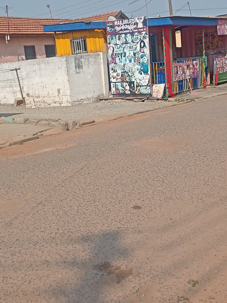 Güzellik salonu Maa Ablotsi, Akra, foto