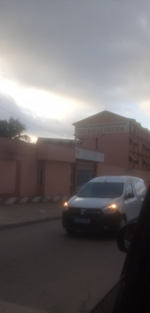 Ortaokul Groupe scolaire le figuier, Abican, foto