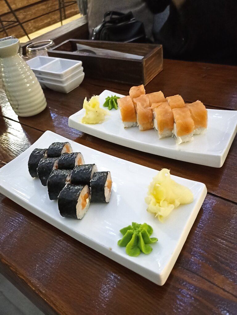 Suşi restoranı China town, Noyabrsk, foto
