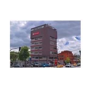 Clínica El Batán (Quito, Parroquia de Jipijapa), tıp merkezleri ve klinikler  Kito'dan