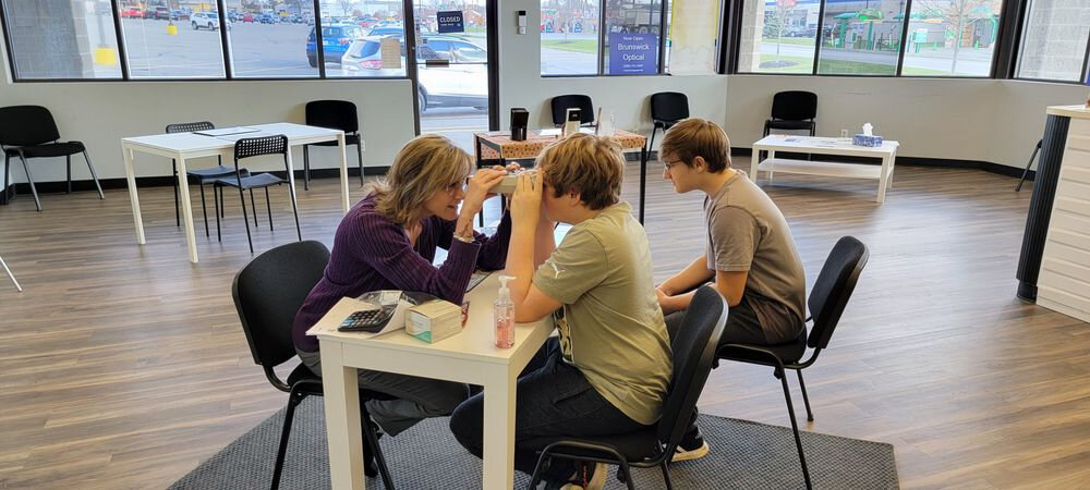 Optik Brunswick Optical, Ohio Eyaleti, foto