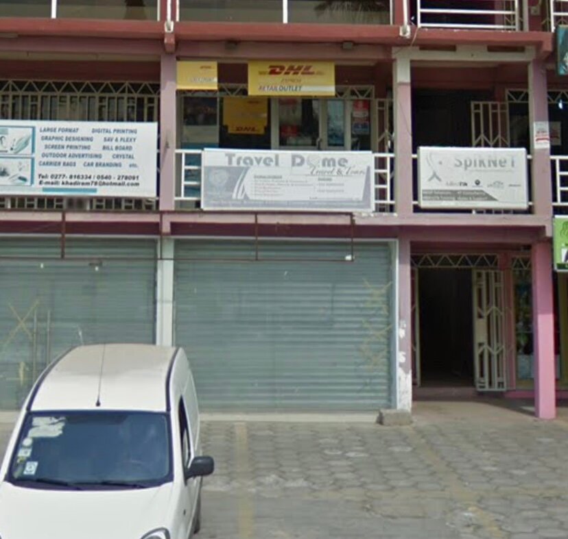 Kurye hizmetleri DHL, Akra, foto