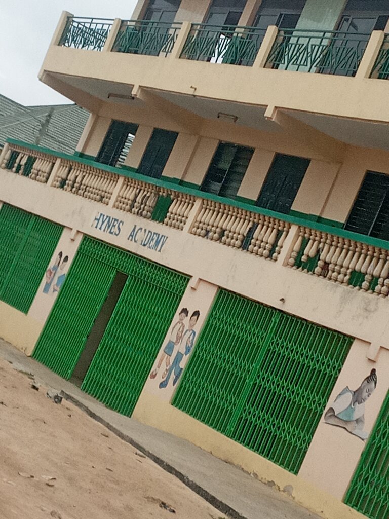 Ortaokul Hynes Academy, Akra, foto