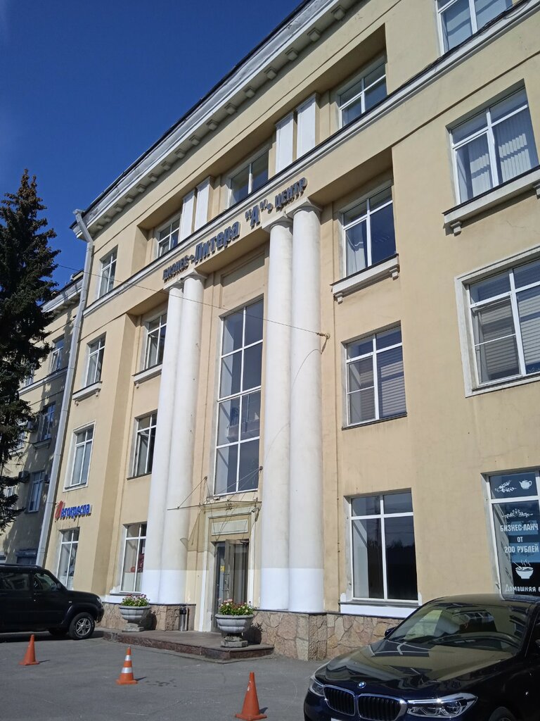 Boru tesisatı ve aksesuarları Gk Promneftegaz, Saint‑Petersburg, foto