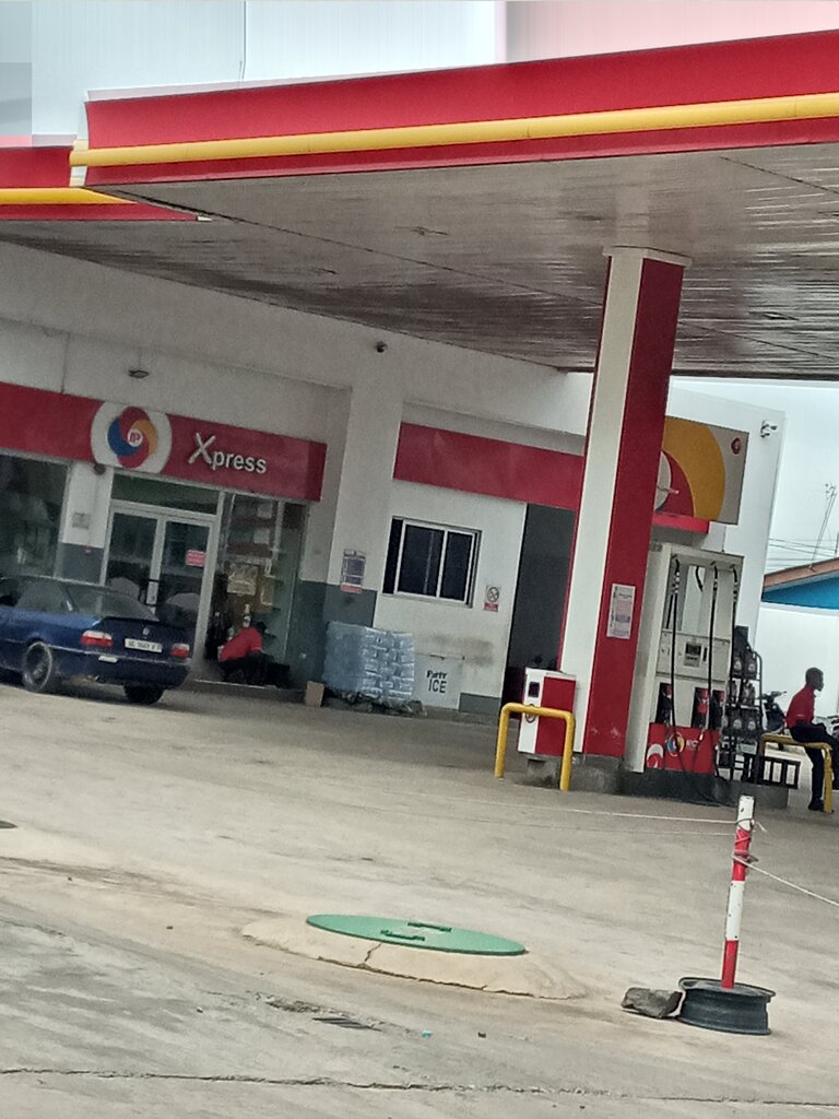 Benzin istasyonu Express filling station, Akra, foto