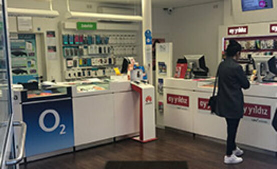 Telekomünikasyon satış noktaları Mobile Connection & CepNet, Darmstadt, foto