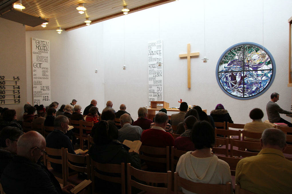Dini dernekler Kirche und Gemeindehaus Kall - Evangelische Trinitatis-Kirchengemeinde Schleidener Tal, Kuzey Ren‑Vestfalya, foto