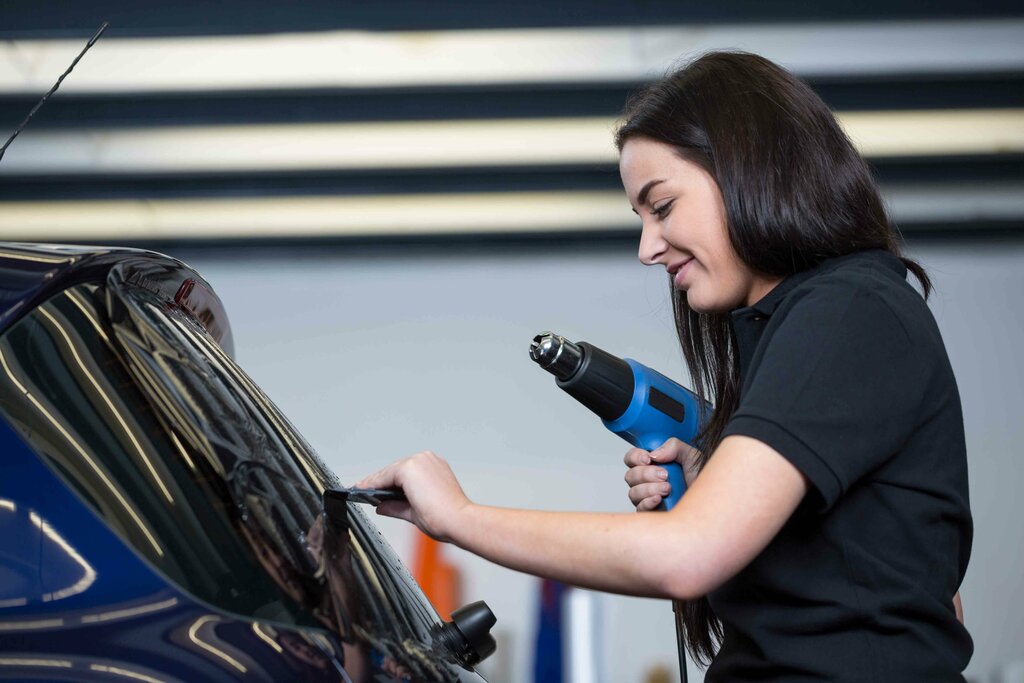 Araç camlarının renklendirilmesi Rizos Window Tint & Auto Detailing, Dallas, foto