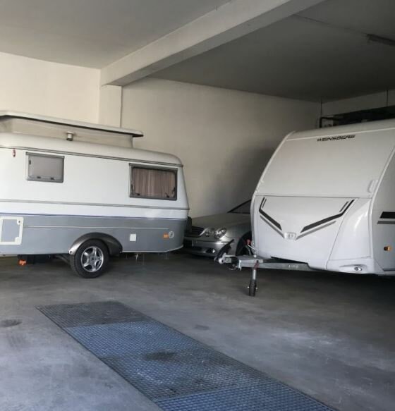 Karavan Wohnwagen Ellinger, Bavyera, foto