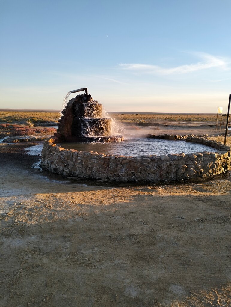 Pınar, çay The Aral Sea Hot Spring, Kızılorda eyaleti, foto