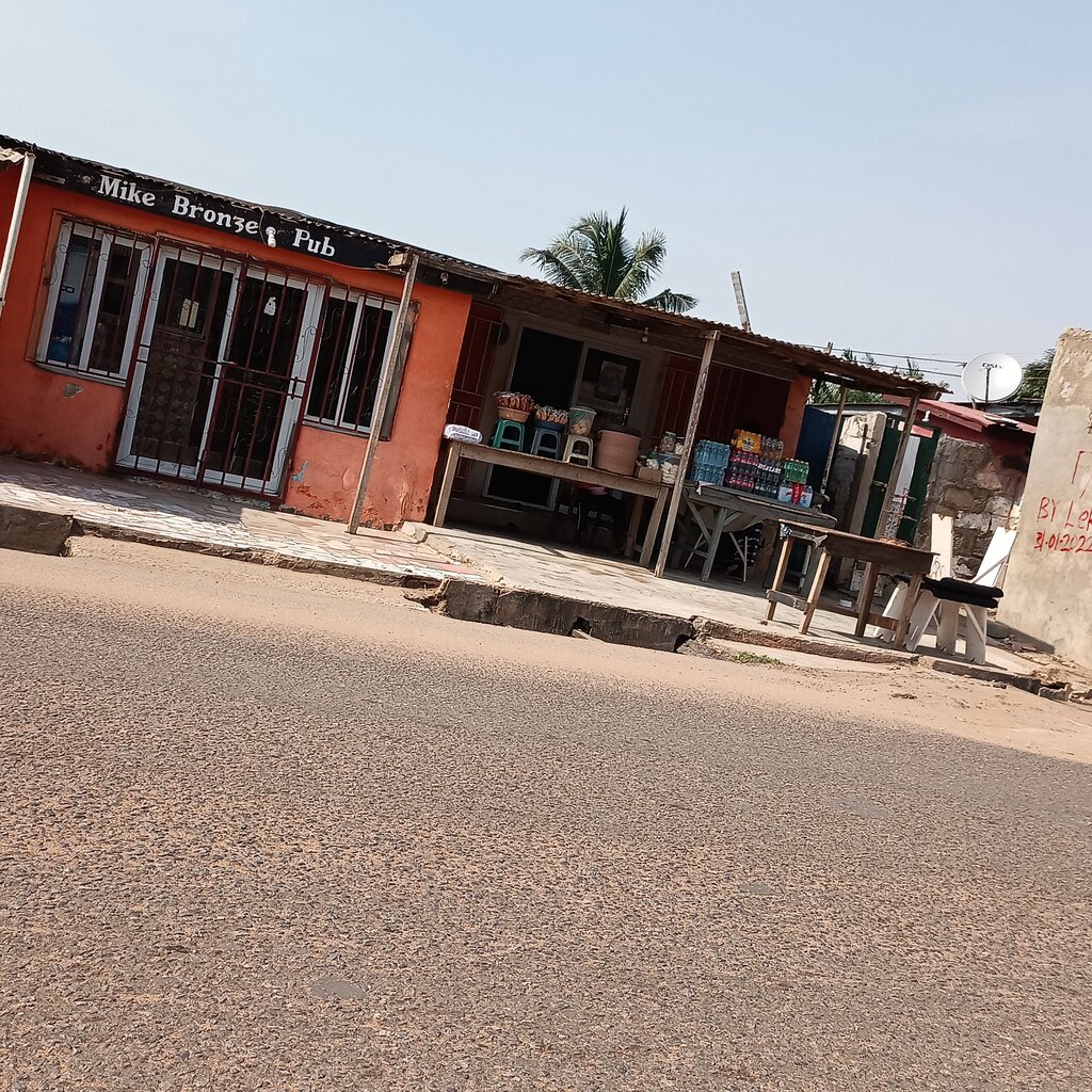 Bar Mike bronze pub, Dünya, foto