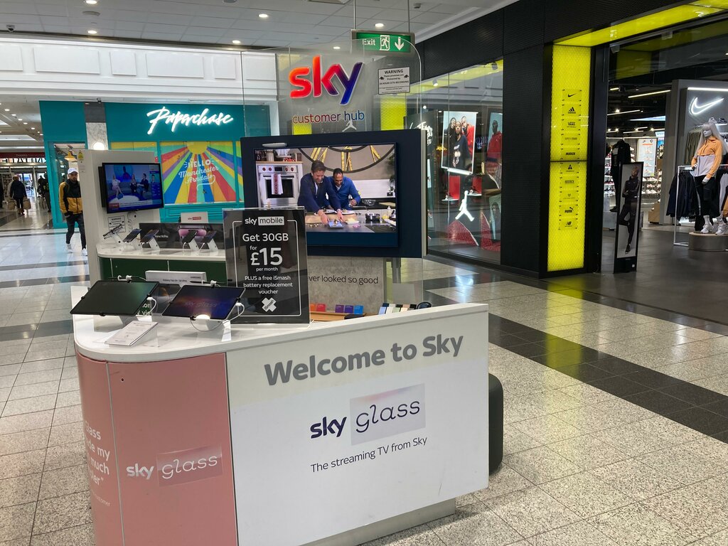Cep telefonu ve aksesuarları satış mağazaları Sky, İngiltere, foto