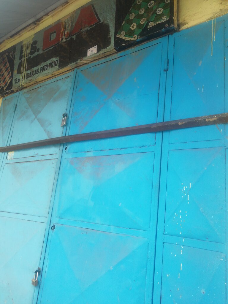 Giyim pazarı Ets Da, Brazzaville, foto