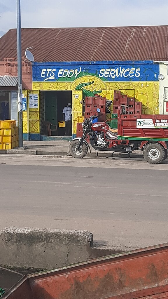 Bira dükkanı Ets Eddy Services, Brazzaville, foto