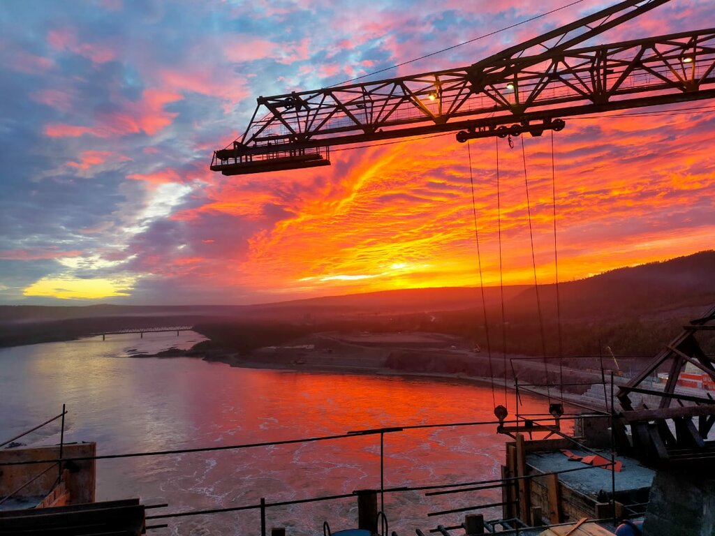 Elektrik santrali Ust-Srednekanskaya HPP, Magadan Bölgesi, foto