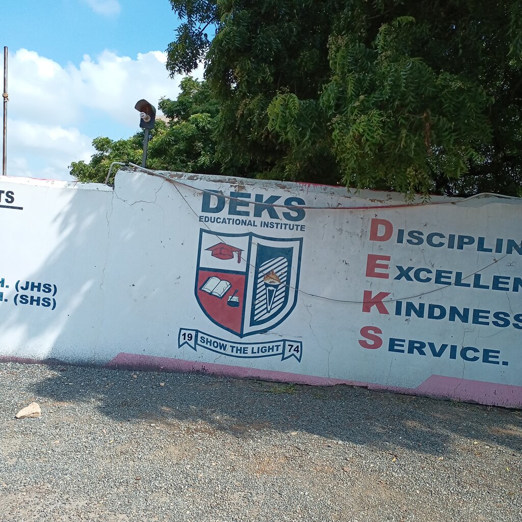 Ortaokul Deks Educational School, Dünya, foto