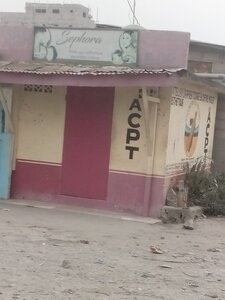 Salon de coiffure Sephora (Brazzaville, Commune de Moungali, Rue Mayama), berberler  Brazzaville'den