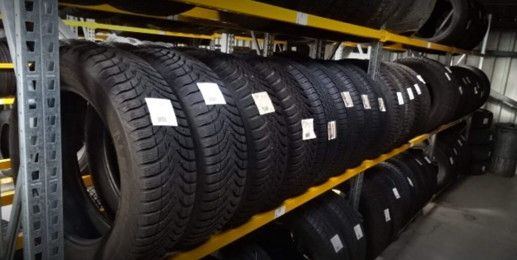 Geri dönüşüm merkezleri Abw Maison de récupération de pièces d'autos Sa, Fribourg, foto