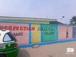 Perfection School (Brazzaville, Commune de Talangaï, Le Paternel Avenue), ortaokul  Brazzaville'den