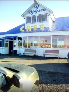 У друзей (Shkolnaya ulitsa No:12, derevnya Bulyushkina, Russian Federation), kafe