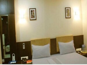 FabHotel Royal Landmark (Opposite Pushpakunj Society,Near Apsara Aradhna Cinema,Kankari,Maninagar,Ahmedabad 380022,), otel  Ahmadabad'dan