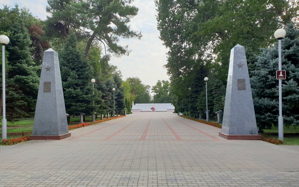 Anıt, heykel Аллея героев, Anapa, foto