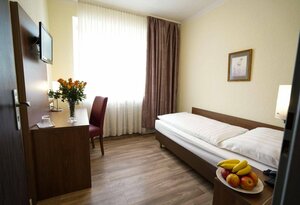Hotel Schumacher Düsseldorf (Worringer Straße No:55, Düsseldorf, Dusseldorf), otel  Düsseldorf'tan