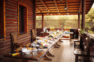 Sosnovy Bor (Камышовое шоссе No:26), restoran  Sevastopol'dan