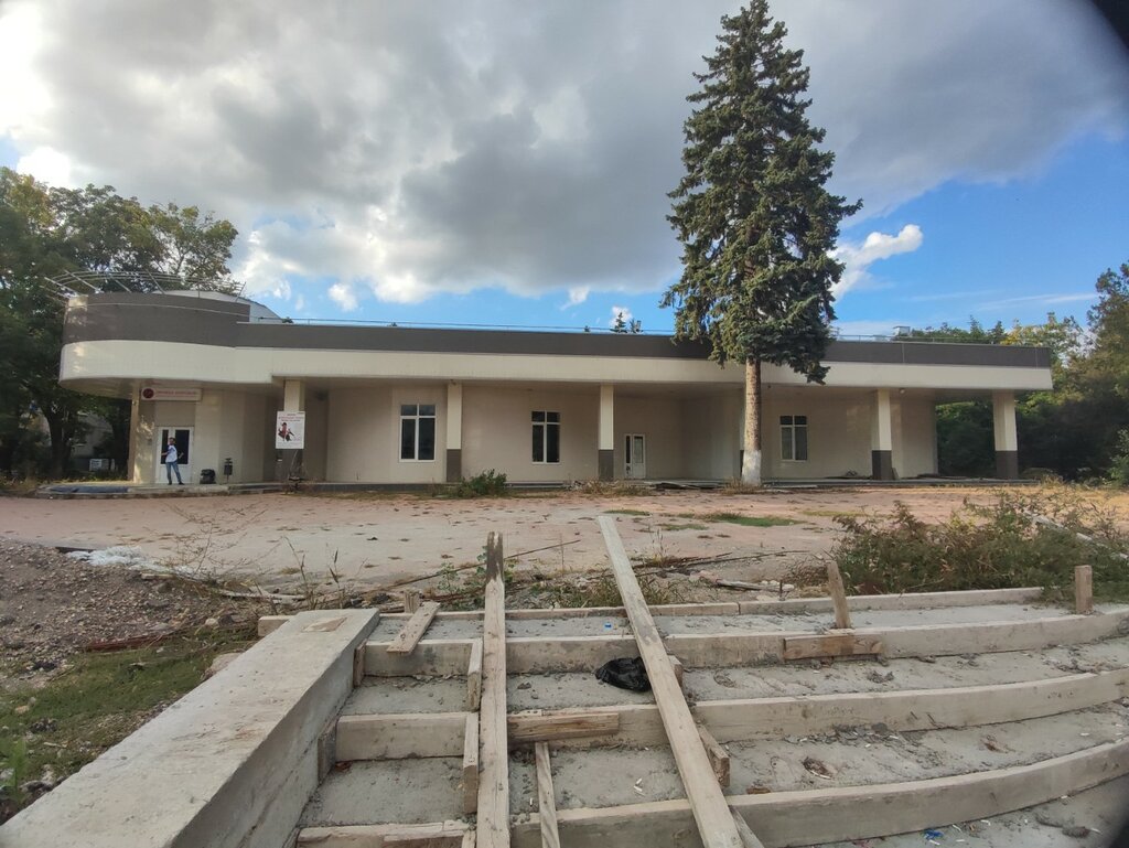Dans okulları Дружба народов, Essentuky, foto
