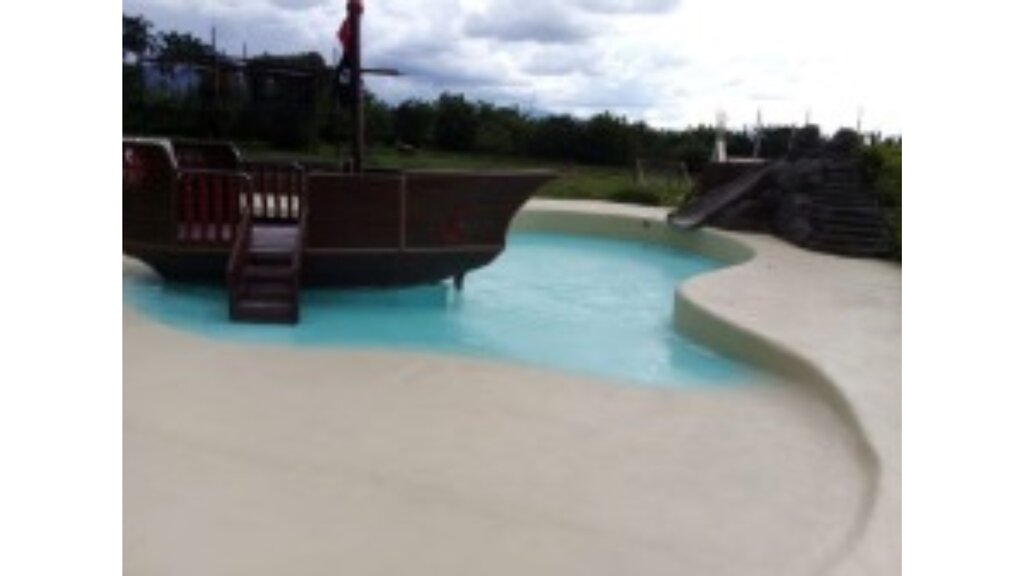 Havuz ekipmanları Sampol S. A. S., Cali, foto