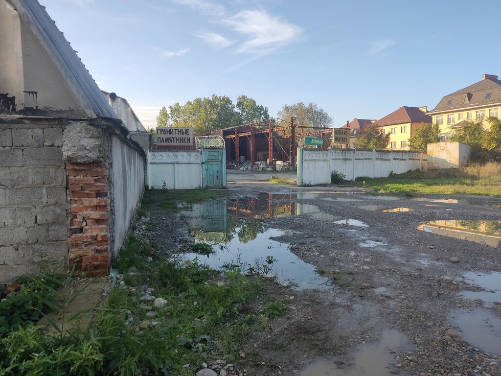Heykel ve mezarlık taşı üreticileri Гранитные памятники, Pyatigorsk, foto