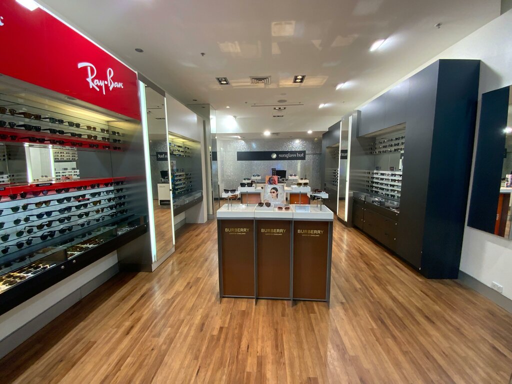 Giyim mağazası Sunglass Hut Miranda, Sidney, foto